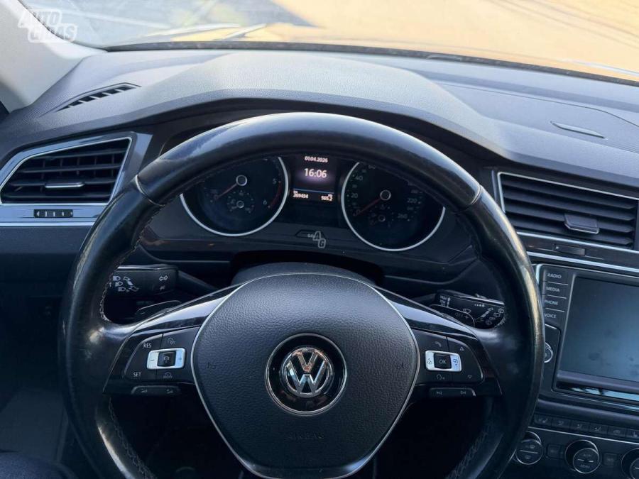 Black Volkswagen Tiguan 2017 in Panevezys, with an engine capacity of 2.00 L and mileage of 269 thousand km for 13999 €, photo 16 on AUTOMOTO.COM.LV