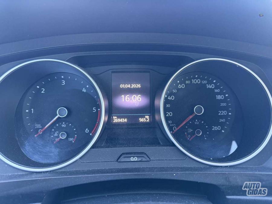 Black Volkswagen Tiguan 2017 in Panevezys, with an engine capacity of 2.00 L and mileage of 269 thousand km for 13999 €, photo 19 on AUTOMOTO.COM.LV