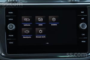 Melns Volkswagen Tiguan 2017 Tukums, ar dzinēja tilpumu 2.00 L un nobraukumu 176 tūkst. km par 17000 €, foto 20 vietnē AUTOMOTO.COM.LV
