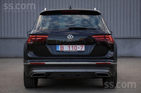 Black Volkswagen Tiguan 2017 in Tukums, with an engine capacity of 2.00 L and mileage of 176 thousand km for 17000 €, photo 6 on AUTOMOTO.COM.LV