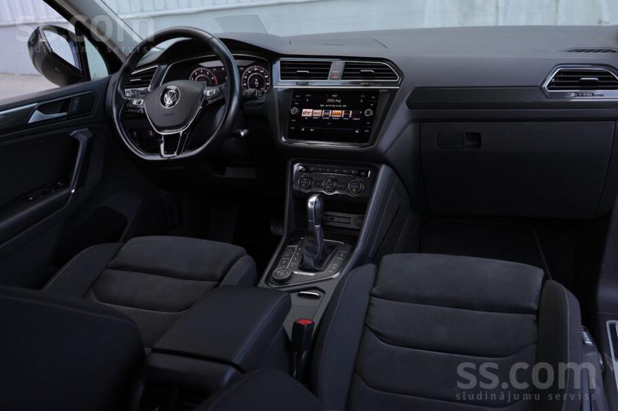 Black Volkswagen Tiguan 2017 in Tukums, with an engine capacity of 2.00 L and mileage of 176 thousand km for 17000 €, photo 9 on AUTOMOTO.COM.LV