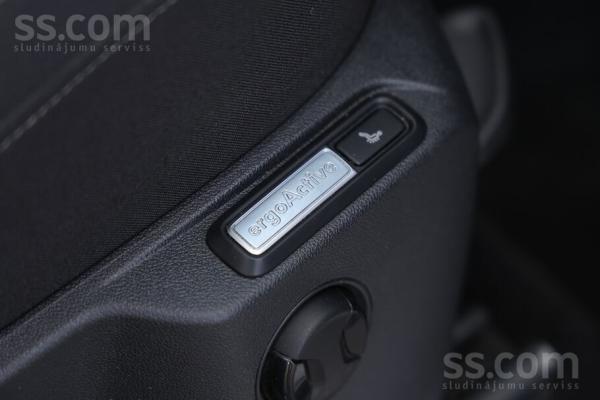 Black Volkswagen Tiguan 2017 in Tukums, with an engine capacity of 2.00 L and mileage of 176 thousand km for 17000 €, photo 10 on AUTOMOTO.COM.LV