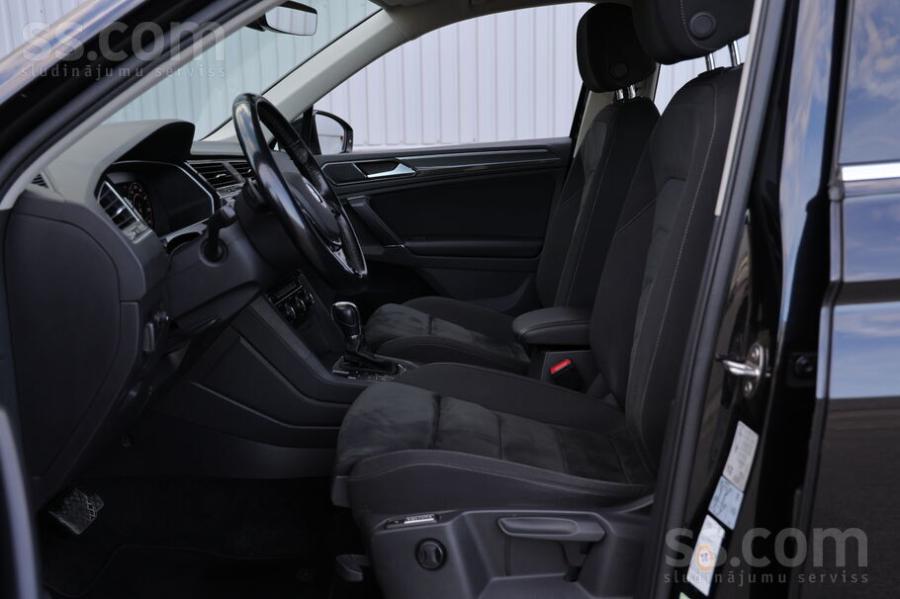 Black Volkswagen Tiguan 2017 in Tukums, with an engine capacity of 2.00 L and mileage of 176 thousand km for 17000 €, photo 13 on AUTOMOTO.COM.LV
