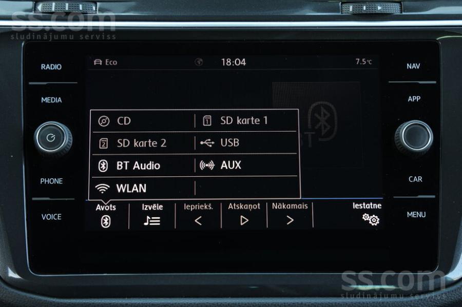 Black Volkswagen Tiguan 2017 in Tukums, with an engine capacity of 2.00 L and mileage of 176 thousand km for 17000 €, photo 25 on AUTOMOTO.COM.LV