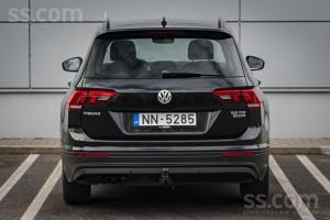 Melns Volkswagen Tiguan 2017 Tukums, ar dzinēja tilpumu 2.00 L un nobraukumu 102 tūkst. km par 16950 €, foto 6 vietnē AUTOMOTO.COM.LV