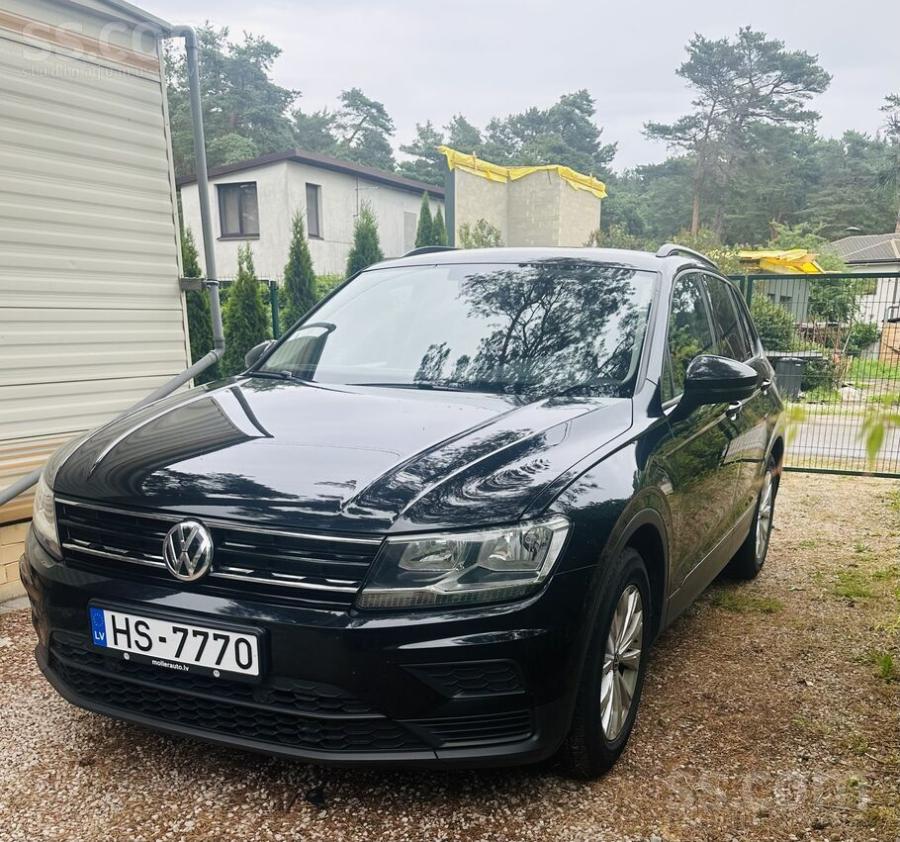 Black Volkswagen Tiguan 2017 in Riga, with an engine capacity of 1.40 L and mileage of 113 thousand km for 16000 €, photo 3 on AUTOMOTO.COM.LV