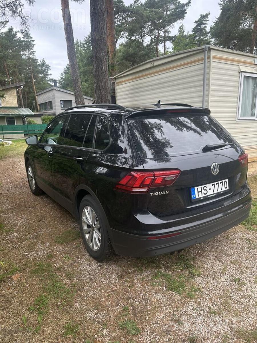 Black Volkswagen Tiguan 2017 in Riga, with an engine capacity of 1.40 L and mileage of 113 thousand km for 16000 €, photo 4 on AUTOMOTO.COM.LV