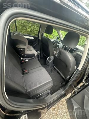 Black Volkswagen Tiguan 2017 in Riga, with an engine capacity of 1.40 L and mileage of 113 thousand km for 16000 €, photo 8 on AUTOMOTO.COM.LV