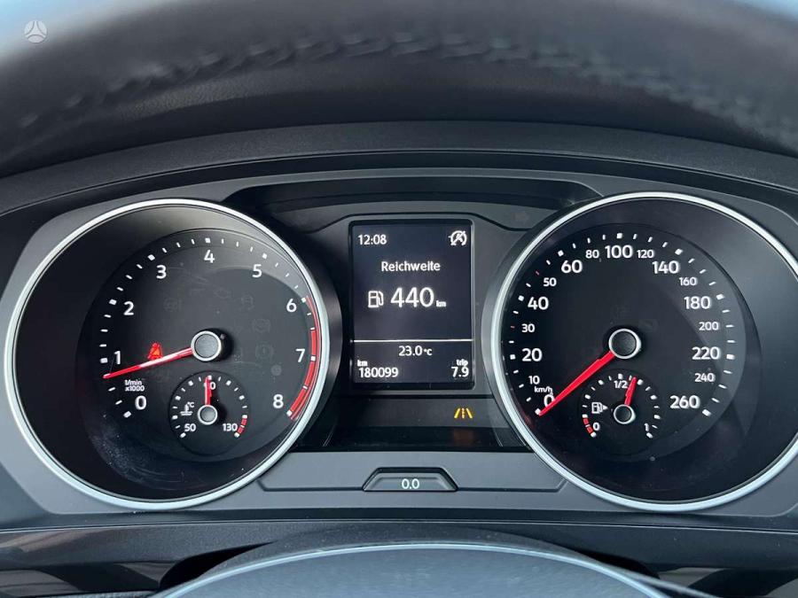 Melns Volkswagen Tiguan 2017 Kėdainiai, ar dzinēja tilpumu 1.40 L un nobraukumu 180 tūkst. km par 13500 €, foto 38 vietnē AUTOMOTO.COM.LV