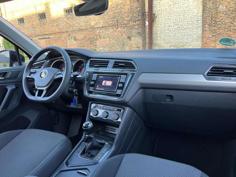 Melns Volkswagen Tiguan 2017 Kėdainiai, ar dzinēja tilpumu 1.40 L un nobraukumu 180 tūkst. km par 13500 €, foto 40 vietnē AUTOMOTO.COM.LV