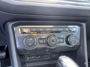 Melns Volkswagen Tiguan 2017 Tauragė, ar dzinēja tilpumu 1.97 L un nobraukumu 200 tūkst. km par 16400 €, foto 27 vietnē AUTOMOTO.COM.LV