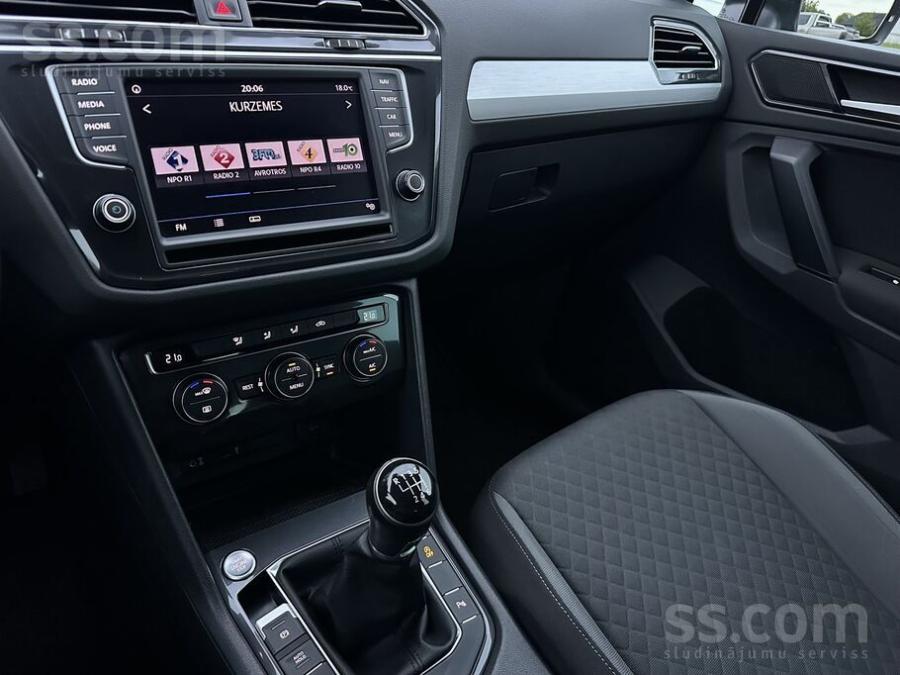 Melns Volkswagen Tiguan 2017 Jelgava, ar dzinēja tilpumu 1.40 L un nobraukumu 239 tūkst. km par 12800 €, foto 14 vietnē AUTOMOTO.COM.LV