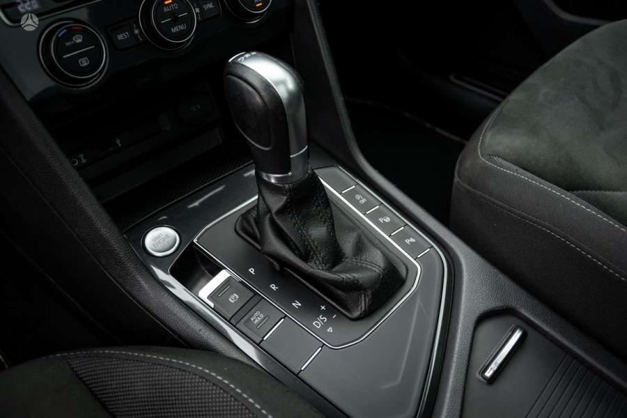 Melns Volkswagen Tiguan 2017 Elektrėnai, ar dzinēja tilpumu 1.97 L un nobraukumu 223 tūkst. km par 15950 €, foto 16 vietnē AUTOMOTO.COM.LV