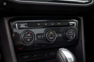 Melns Volkswagen Tiguan 2017 Elektrėnai, ar dzinēja tilpumu 1.97 L un nobraukumu 223 tūkst. km par 15950 €, foto 18 vietnē AUTOMOTO.COM.LV