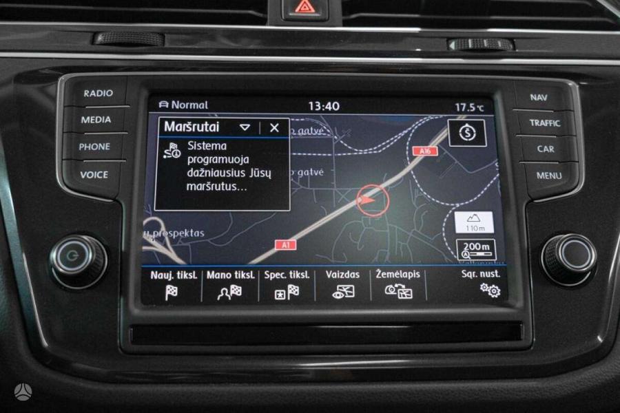 Black Volkswagen Tiguan 2017 in Vilnius, with an engine capacity of 2.00 L and mileage of 119 thousand km for 19500 €, photo 13 on AUTOMOTO.COM.LV
