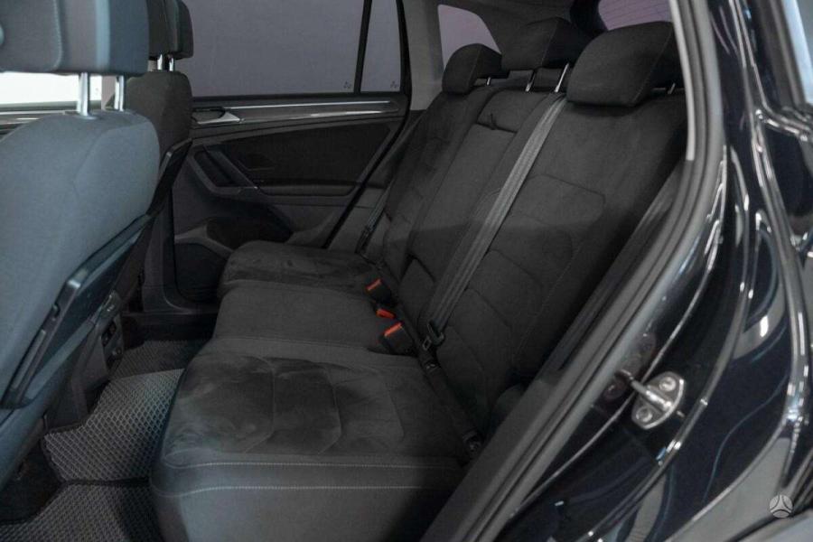 Black Volkswagen Tiguan 2017 in Vilnius, with an engine capacity of 2.00 L and mileage of 119 thousand km for 19500 €, photo 19 on AUTOMOTO.COM.LV
