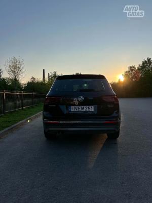 Melns Volkswagen Tiguan 2017 Kauņa, ar dzinēja tilpumu 2.00 L un nobraukumu 178 tūkst. km par 15100 €, foto 5 vietnē AUTOMOTO.COM.LV