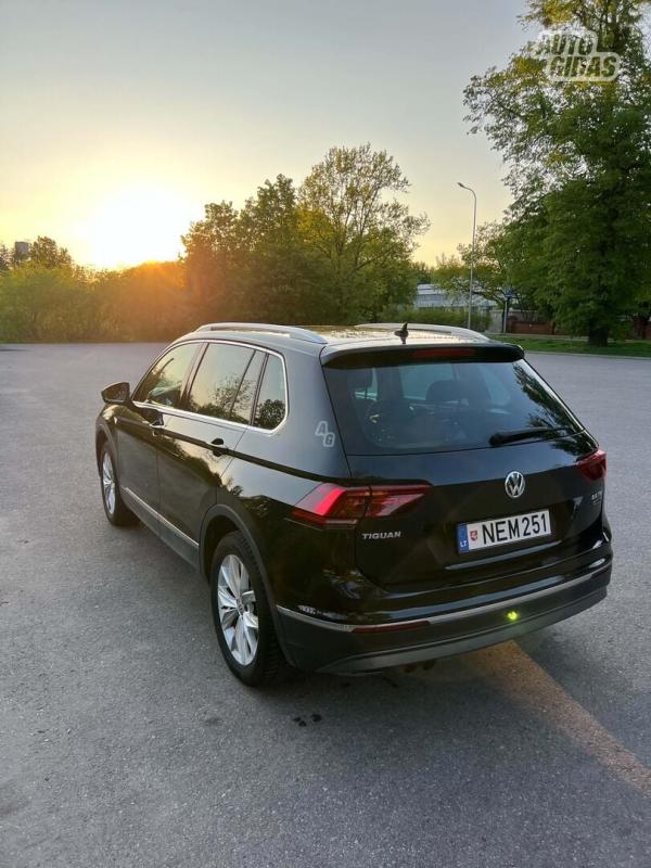 Black Volkswagen Tiguan 2017 in Kaunas, with an engine capacity of 2.00 L and mileage of 178 thousand km for 15100 €, photo 8 on AUTOMOTO.COM.LV