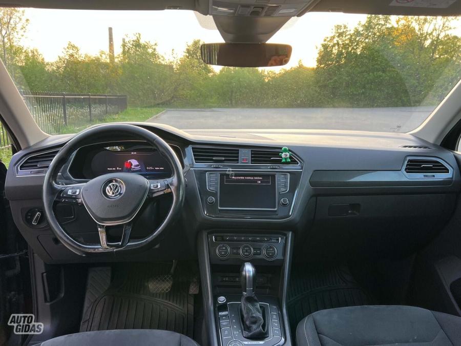 Melns Volkswagen Tiguan 2017 Kauņa, ar dzinēja tilpumu 2.00 L un nobraukumu 178 tūkst. km par 15100 €, foto 15 vietnē AUTOMOTO.COM.LV