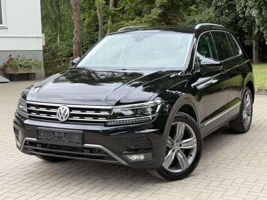 Black Volkswagen Tiguan 2017 in Prienai, with an engine capacity of 1.97 L and mileage of 274 thousand km for 14750 €, photo 6 on AUTOMOTO.COM.LV