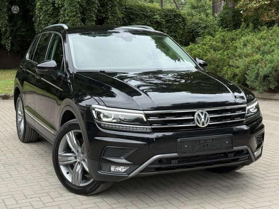Black Volkswagen Tiguan 2017 in Prienai, with an engine capacity of 1.97 L and mileage of 274 thousand km for 14750 €, photo 8 on AUTOMOTO.COM.LV