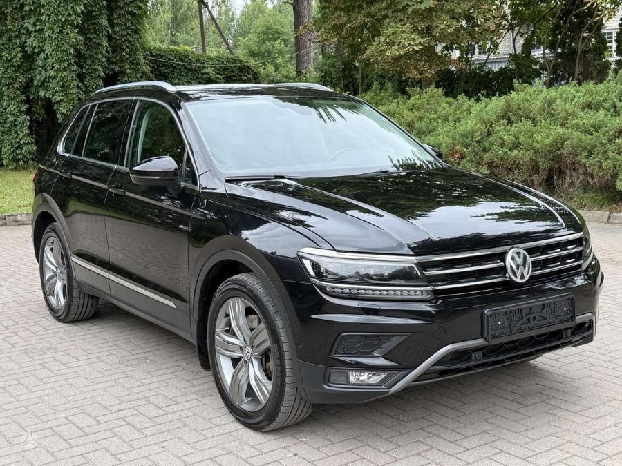 Black Volkswagen Tiguan 2017 in Prienai, with an engine capacity of 1.97 L and mileage of 274 thousand km for 14750 €, photo 12 on AUTOMOTO.COM.LV