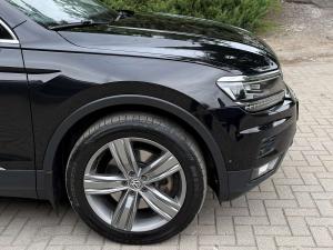 Black Volkswagen Tiguan 2017 in Prienai, with an engine capacity of 1.97 L and mileage of 274 thousand km for 14750 €, photo 14 on AUTOMOTO.COM.LV