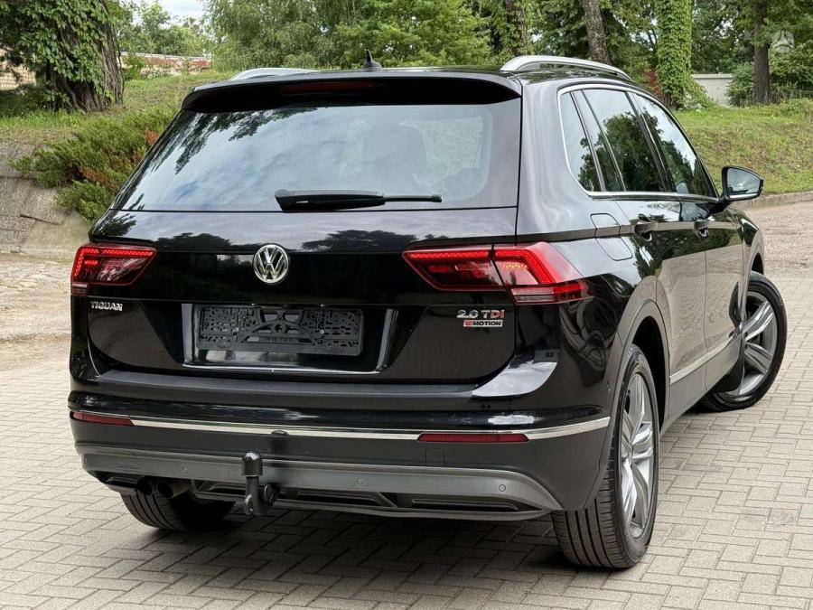 Black Volkswagen Tiguan 2017 in Prienai, with an engine capacity of 1.97 L and mileage of 274 thousand km for 14750 €, photo 18 on AUTOMOTO.COM.LV