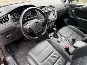 Black Volkswagen Tiguan 2017 in Prienai, with an engine capacity of 1.97 L and mileage of 274 thousand km for 14750 €, photo 27 on AUTOMOTO.COM.LV