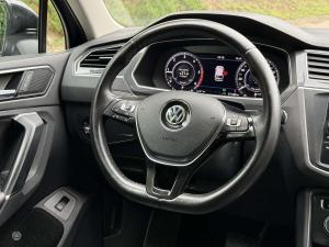Black Volkswagen Tiguan 2017 in Prienai, with an engine capacity of 1.97 L and mileage of 274 thousand km for 14750 €, photo 29 on AUTOMOTO.COM.LV