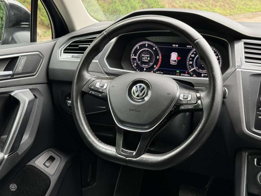 Black Volkswagen Tiguan 2017 in Prienai, with an engine capacity of 1.97 L and mileage of 274 thousand km for 14750 €, photo 29 on AUTOMOTO.COM.LV