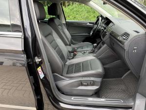 Black Volkswagen Tiguan 2017 in Prienai, with an engine capacity of 1.97 L and mileage of 274 thousand km for 14750 €, photo 30 on AUTOMOTO.COM.LV
