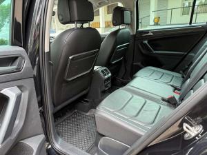 Black Volkswagen Tiguan 2017 in Prienai, with an engine capacity of 1.97 L and mileage of 274 thousand km for 14750 €, photo 32 on AUTOMOTO.COM.LV