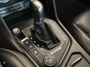 Black Volkswagen Tiguan 2017 in Prienai, with an engine capacity of 1.97 L and mileage of 274 thousand km for 14750 €, photo 39 on AUTOMOTO.COM.LV