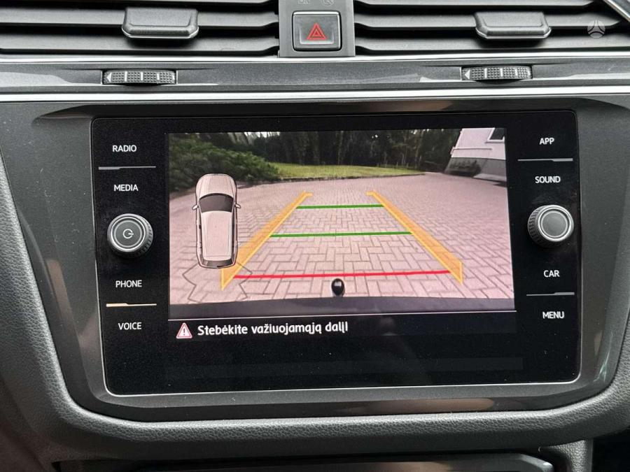 Black Volkswagen Tiguan 2017 in Prienai, with an engine capacity of 1.97 L and mileage of 274 thousand km for 14750 €, photo 41 on AUTOMOTO.COM.LV
