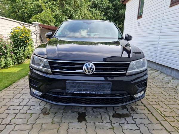 Melns Volkswagen Tiguan 2017 Viļņa, ar dzinēja tilpumu 1.97 L un nobraukumu 234 tūkst. km par 13950 €, foto 2 vietnē AUTOMOTO.COM.LV