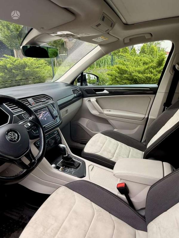 Black Volkswagen Tiguan 2017 in Kaunas, with an engine capacity of 1.97 L and mileage of 333 thousand km for 12800 €, photo 9 on AUTOMOTO.COM.LV