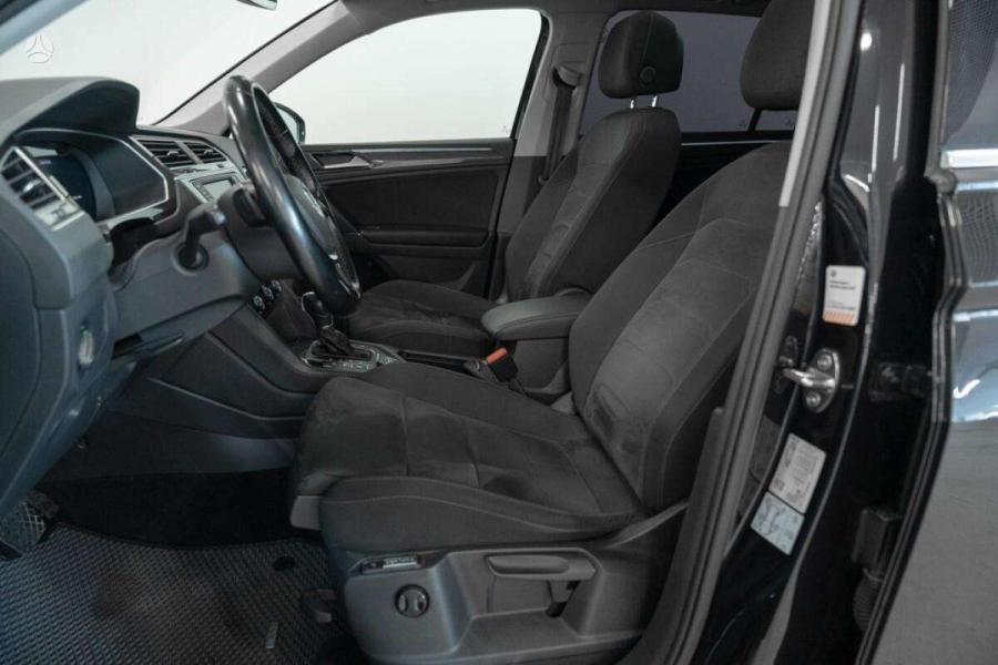 Черный Фольксваген Тигуан 2017 в Вильнюс, объемом двигателя 2.00 л и пробегом 119 тыс. км за 18900 €, фото 8 на AUTOMOTO.COM.LV