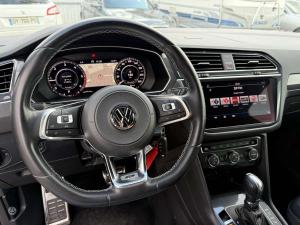 Black Volkswagen Tiguan 2017 in Kaunas, with an engine capacity of 1.97 L and mileage of 285 thousand km for 15700 €, photo 3 on AUTOMOTO.COM.LV