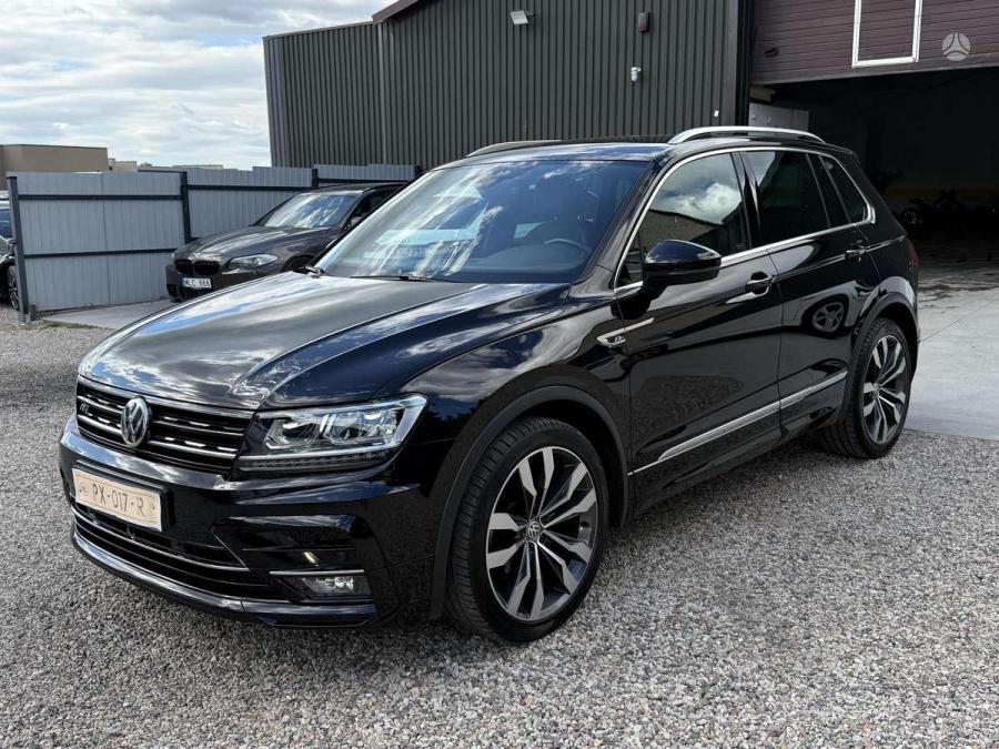 Black Volkswagen Tiguan 2017 in Kaunas, with an engine capacity of 1.97 L and mileage of 285 thousand km for 15700 €, photo 4 on AUTOMOTO.COM.LV