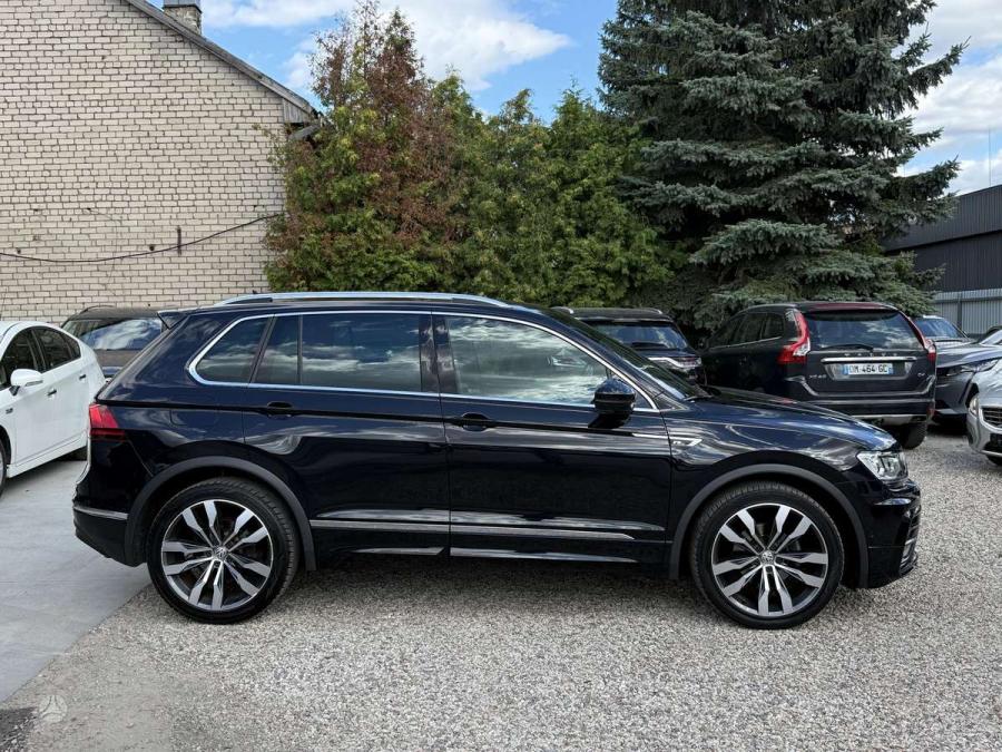 Black Volkswagen Tiguan 2017 in Kaunas, with an engine capacity of 1.97 L and mileage of 285 thousand km for 15700 €, photo 8 on AUTOMOTO.COM.LV