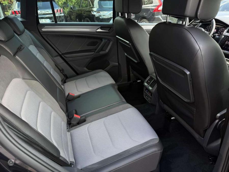 Black Volkswagen Tiguan 2017 in Kaunas, with an engine capacity of 1.97 L and mileage of 285 thousand km for 15700 €, photo 14 on AUTOMOTO.COM.LV