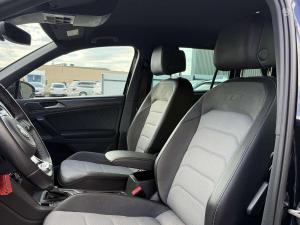 Black Volkswagen Tiguan 2017 in Kaunas, with an engine capacity of 1.97 L and mileage of 285 thousand km for 15700 €, photo 15 on AUTOMOTO.COM.LV