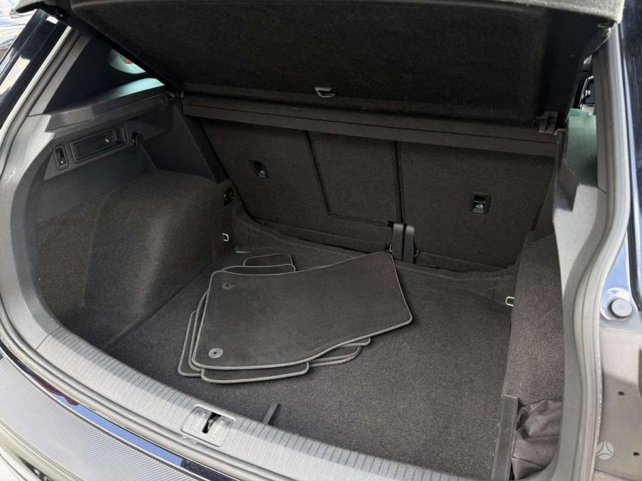 Black Volkswagen Tiguan 2017 in Kaunas, with an engine capacity of 1.97 L and mileage of 285 thousand km for 15700 €, photo 19 on AUTOMOTO.COM.LV