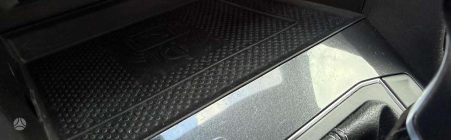 Black Volkswagen Tiguan 2017 in Kaunas, with an engine capacity of 1.97 L and mileage of 285 thousand km for 15700 €, photo 22 on AUTOMOTO.COM.LV