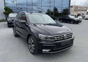 Melns Volkswagen Tiguan 2017 Telšiai, ar dzinēja tilpumu 2.00 L un nobraukumu 202 tūkst. km par 18490 €, foto  vietnē AUTOMOTO.COM.LV