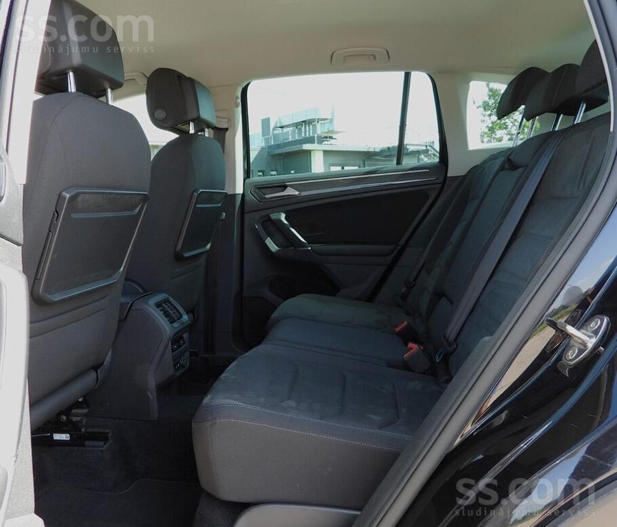 Black Volkswagen Tiguan 2017 in Riga, with an engine capacity of 2.00 L and mileage of 222 thousand km for 17200 €, photo 9 on AUTOMOTO.COM.LV