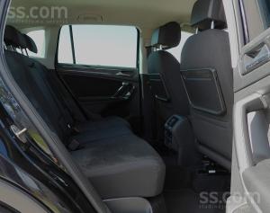 Black Volkswagen Tiguan 2017 in Riga, with an engine capacity of 2.00 L and mileage of 222 thousand km for 17200 €, photo 10 on AUTOMOTO.COM.LV
