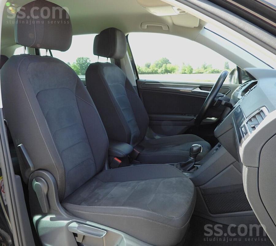 Black Volkswagen Tiguan 2017 in Riga, with an engine capacity of 2.00 L and mileage of 222 thousand km for 17200 €, photo 11 on AUTOMOTO.COM.LV