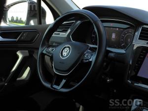 Black Volkswagen Tiguan 2017 in Riga, with an engine capacity of 2.00 L and mileage of 222 thousand km for 17200 €, photo 13 on AUTOMOTO.COM.LV
